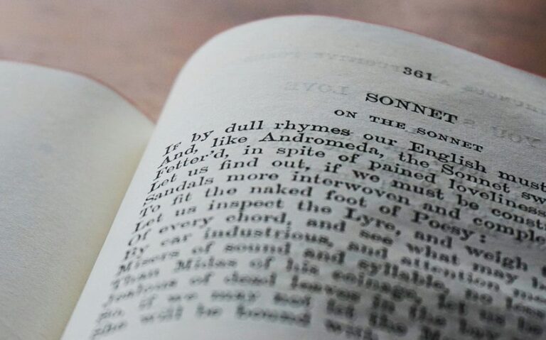 What is a Rhyme Scheme in Poetry: 8 Key Examples