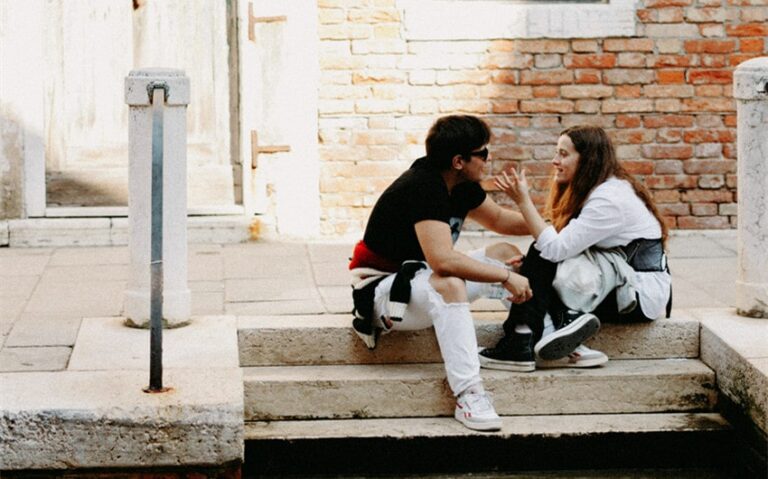 10 Signs of Possessiveness in Relationships You Should Know