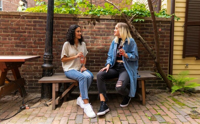 180 Conversation Starters for Friends to Reconnect and Catch Up
