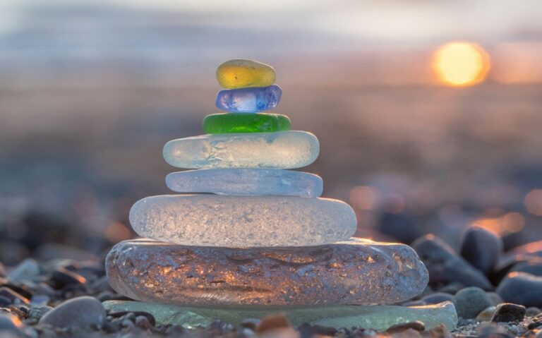 A Complete Guide to Sea Glass: Formation, Types, and Uses